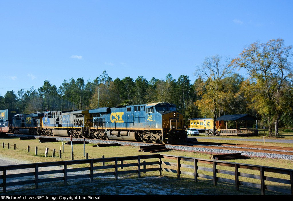 CSX 945 Q124